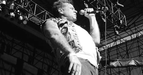 Junkyard Sänger David Roach Stirbt Kurz Nach Seiner Hochzeit 1and1