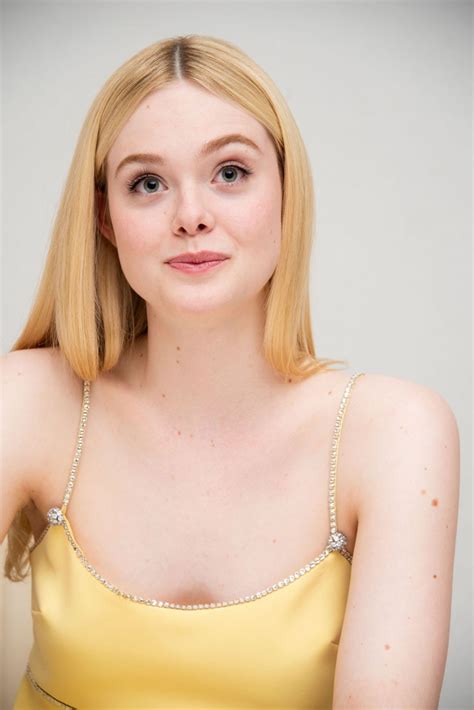 Elle Fanning The Great Press Conference In Beverly Hills 01172020