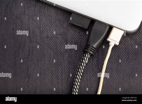 Peripheral Connector And Cable Used To Transfer Data Signals Varios