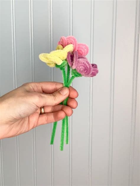 Flowers From Pipe Cleaners Easy Diy Flower Bouquet Crafts For