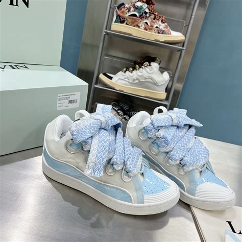 Curb Sneaker