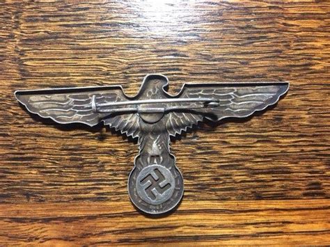 Vintage Antique Nazi Officers Uniform Eagle Swastika Medal Nr