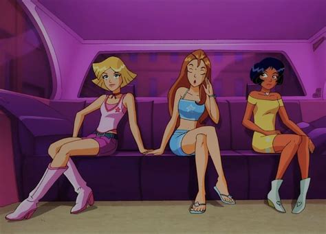 Pin By Tabb Boo On Cartoons And Art Spy Outfit Spy Girl Cartoon Outfits