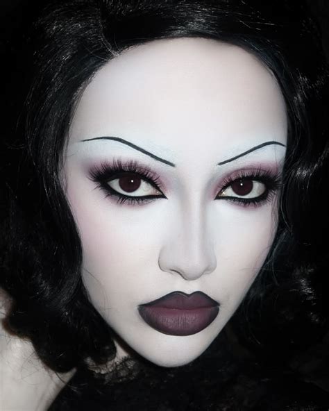 Pin By Julys Finet On Gorgeous Gals In 2024 Edgy Makeup Goth Eye
