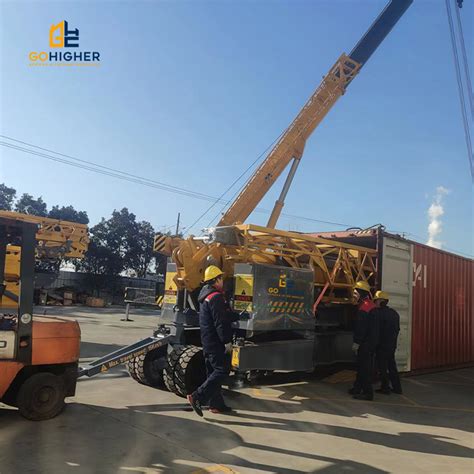 2 Ton Mobile Self Erecting Tower Crane For Low Rise Building Projects