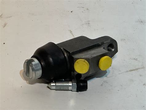 Front Wheel Cylinder Left Hand Chg Classics Ltd