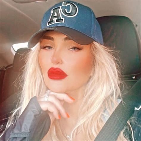 Arezou🦀🧿 Arezough • Threads Say More