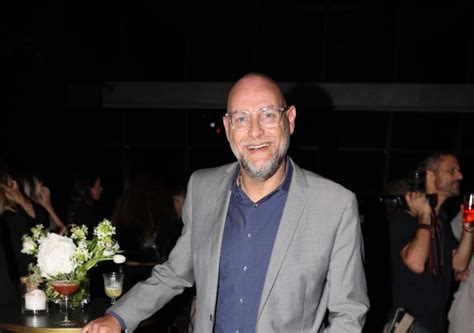 אחרי הפיצוי הגבוה שקיבל מערוץ 13 זו העבודה החדשה של צביקה הדר Tmi