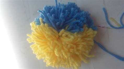 Como Hacer Un Pom Pon Pom Pon De Dos Colores Youtube