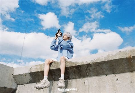 男明星！刘青松《次元之境》杂志浪间晴空封面大片公布 直播吧