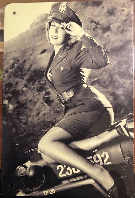Militaire Pin Up Meisjes Kunst Tanker Pin Up Art Print By Robert