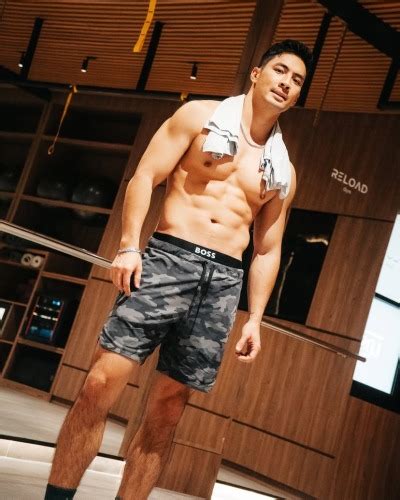 Yoshi Sudarso Tumbex
