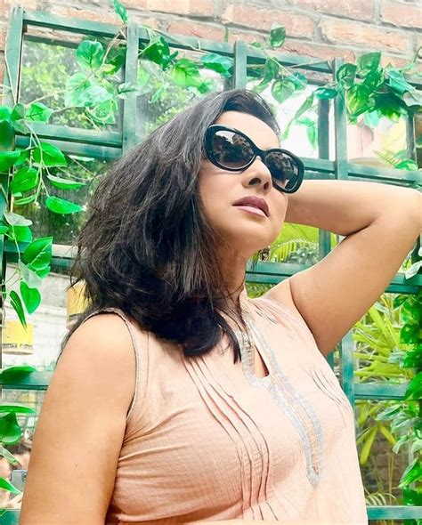 Runa Khan Wiki Bio Height Husband And Net Worth Biographybd