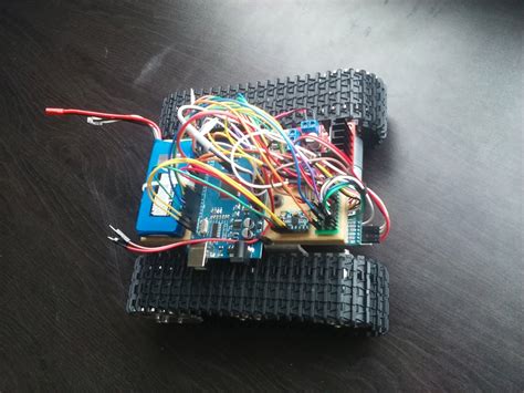 review tracked vehicle capable of following waypoints on a 3d surface