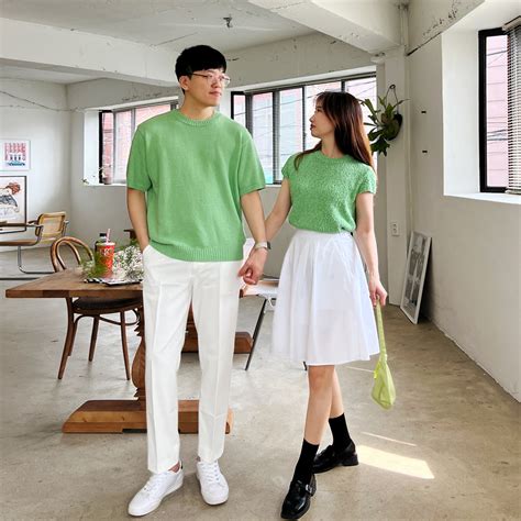 어쓰썸 여름 커플 반팔 니트 연두 커플룩 시밀러룩 여행룩 초록 블랙 커플코디 제주도여행룩 신혼여행룩 신혼부부 해외여행룩