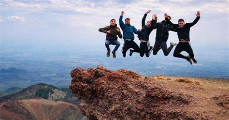 Etna Excursion Au Départ De Catane à La Découverte Du Volcan Avec Un Guide Certifié Getyourguide