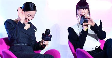 사진 전여빈 깔깔깔