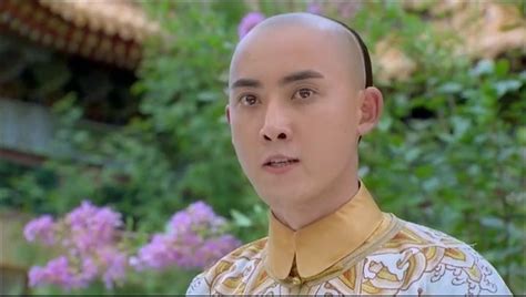 五阿哥羞辱心機女想退婚，哪料她非要以身相許：沒見過這樣的女人！ 五阿哥羞辱心機女想退婚，哪料她非要以身相許：沒見過這樣的女人！ By 段段聊电影