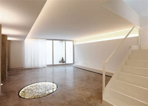 Rue Spaces Casa 20 Has A Translucent Glass Facade