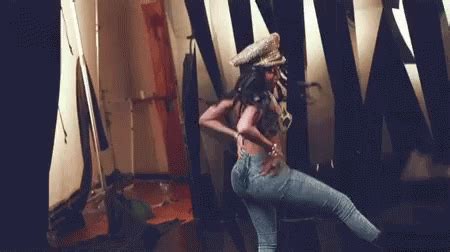 Nicki Minaj Twerk S