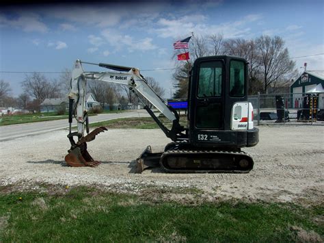 23 012 Bobcat E32 Excavator Forklifts N More
