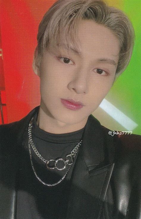 Pin By Marilyn On Wen Junhui Seventeen Junhui Seventeen Jun Fnaf Photos