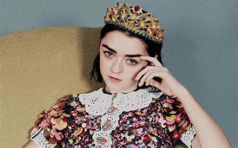 Maisie Williams Llora Al Recordar El Abuso De Su Padre En Su Infancia