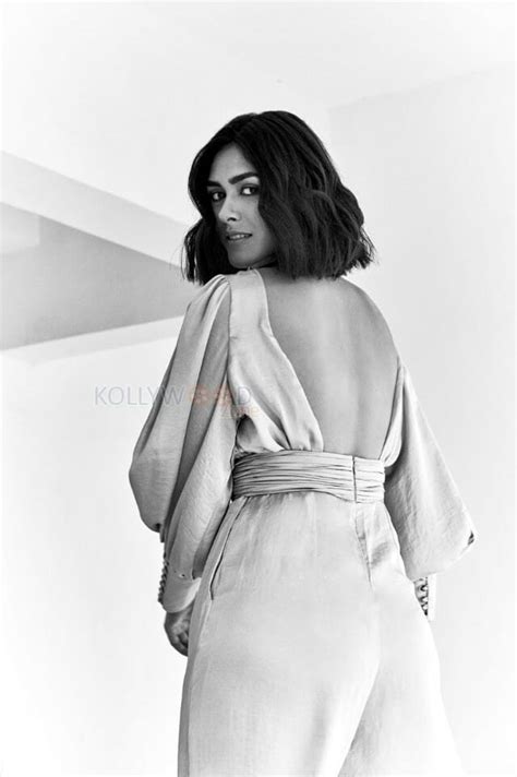 Bold Mrunal Thakur In A Formal Photoshoot Pictures 03 220073