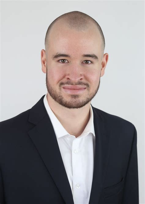 Dr Alex Thomas Acadia Sports Therapy