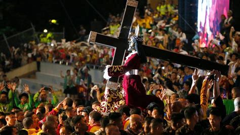 Black Nazarene Procession Draws 15 Million To Manila Bbc News