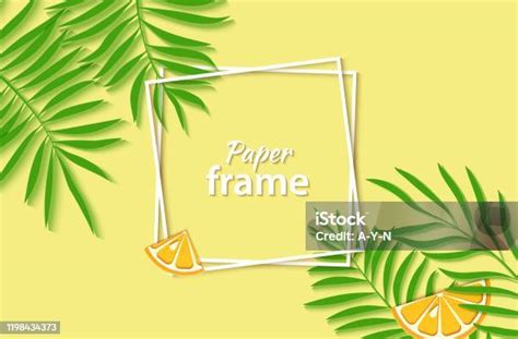 종이는 녹색 열대 야자수 잎과 슬라이스 오렌지 감귤류 와 함께 두 개의 흰색 사각형 프레임을 잘라 노란색 배경에 광고 텍스트를