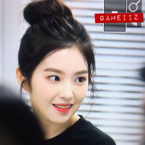 요망한 아이린의 오늘자 귀국 모습 연예인포럼 딜바다닷컴