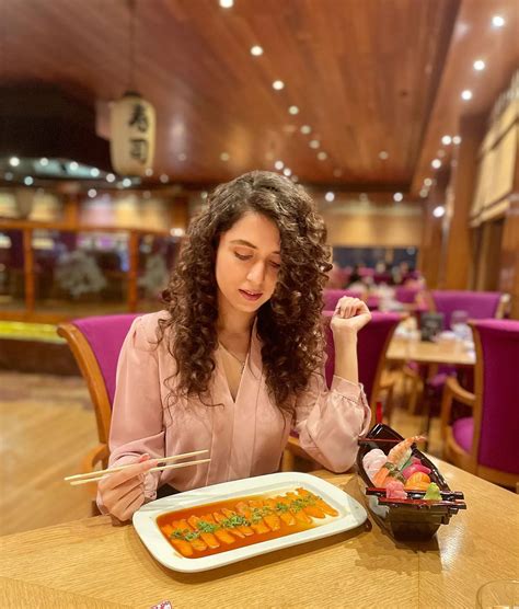 Mere Humsafar Fame Hira Umer Beautiful Pictures Reviewitpk