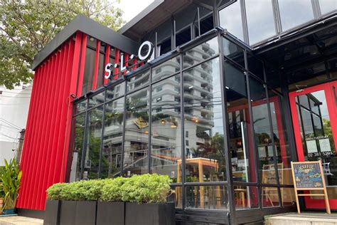เอส แอล โอ คาเฟ่ แอนด์ บิสโตร Fun D
