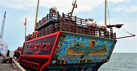Worlds Largest Traditional Chinese Wooden Sailing Ship Fu Ning