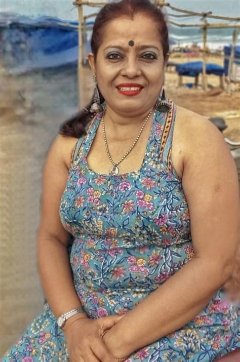 Kemon Aunty Amader R Yajnasenihot