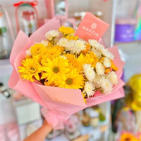 Ramo De Margaritas Amarillas Y Blancas Floreria Manzur