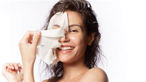 قناع الكولاجين يتصدر الترند بشرة مشرقة في ساعات قليلة فوشيا