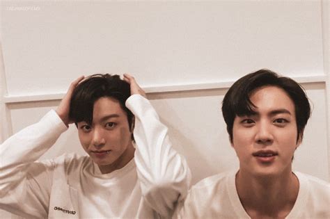Pin By Linda Galeana On Bts Besties Jk Andjin Jinkook Selfie Bangtan