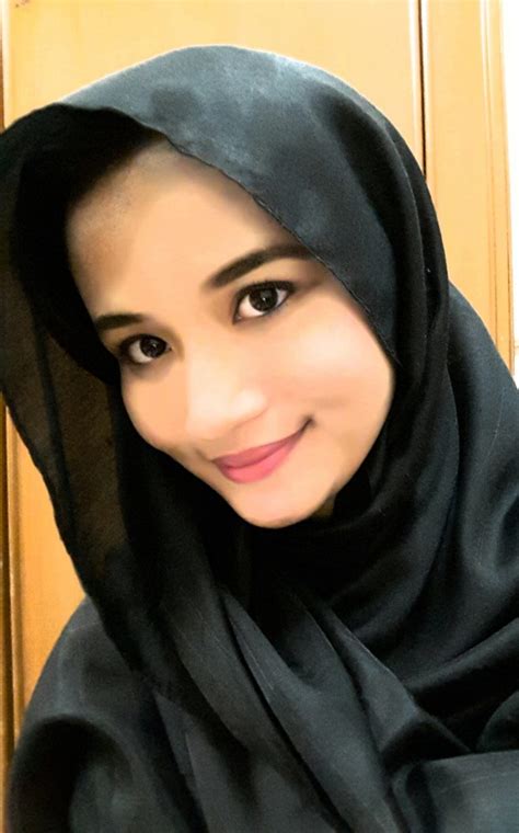 Model Hijabers Nur Amirah Binti Mohd Amin Dari Shah Alam Dewandra