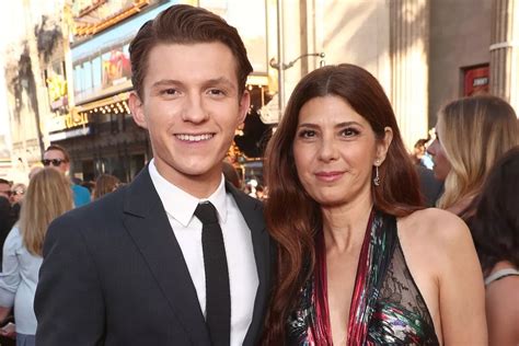 Who Is Marisa Tomei Who Shes Playing In The Handmaids Tale Season 2 And Why Shes Key The