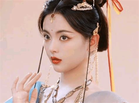 女星敦煌飞天造型曝光！刘亦菲端庄赵露思明媚，看到王楚然：爱了 360娱乐，你开心就好