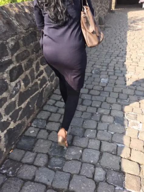 My Moms Ass Scrolller