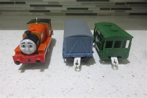 Thomas And Friends Trackmaster Billy And Chicken Car Works Hit Toy 2007