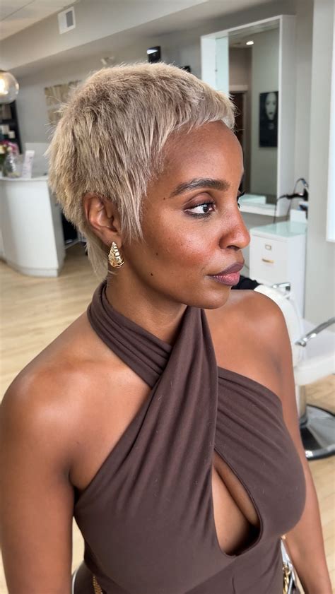 𝐋𝐀𝐖𝐍𝐈 𝐇𝐀𝐌𝐈𝐋𝐓𝐎𝐍 Level 8 Color Ginger Wella Wellahair Sabriyamarie