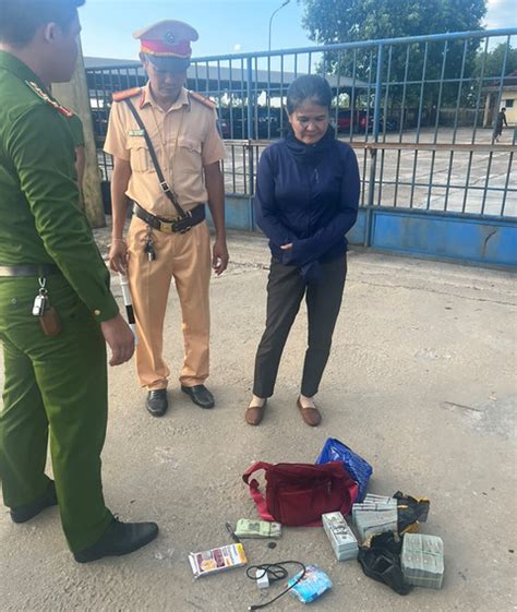 Công An Phối Hợp Chặn Bắt Hai Vụ Vận Chuyển 426000 Usd Và 6000 Viên