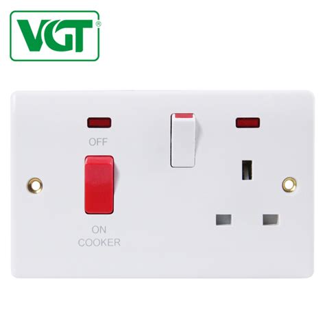 Bs 45amp Double Pole Cooker Control Unit With 13 Amp Switched Socket