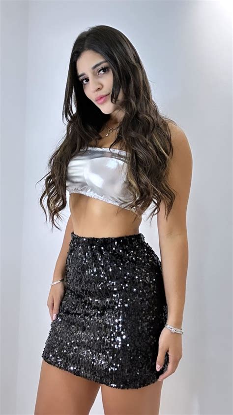 Mini Saia Paetê Johanna Cia Do Vestido Os Melhores Looks Em Até 6x No Cartão