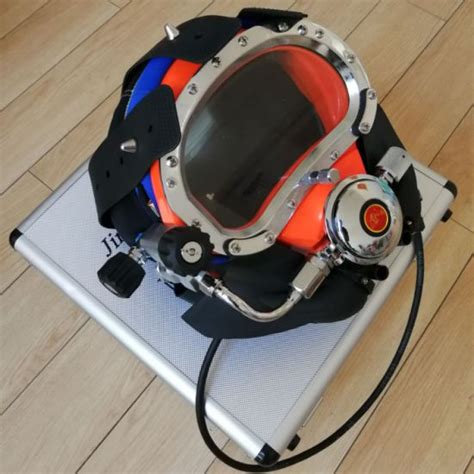 China Underwater Commercial Dive Helmet Diver Diving Umbilical Video