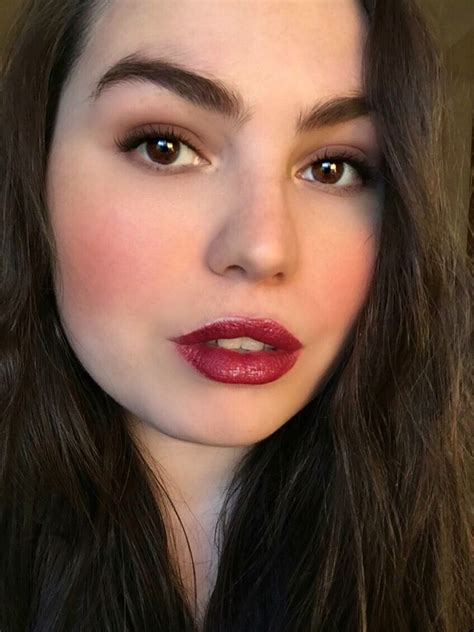Get The Look Earthy Brown Smokey Eyes Berry Lip Berry Lips Makeup
